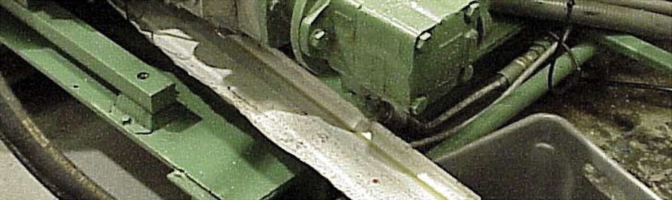 Oil leaks in hydraulic system and seal compatibility | Mobil™