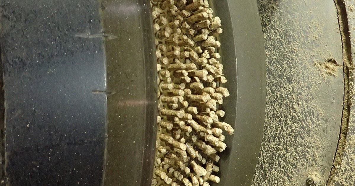 Centaur Grease | Pellet Mills| Bearing Failure | Mobil™