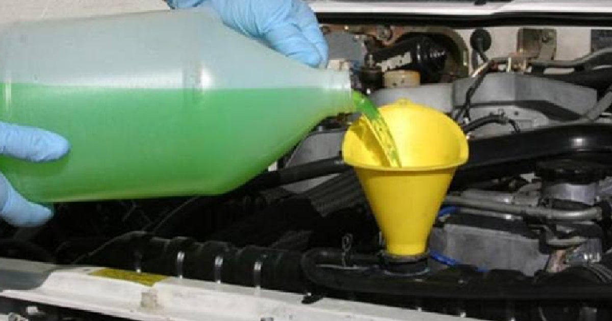Disposing of automotive chemicals | Mobil™