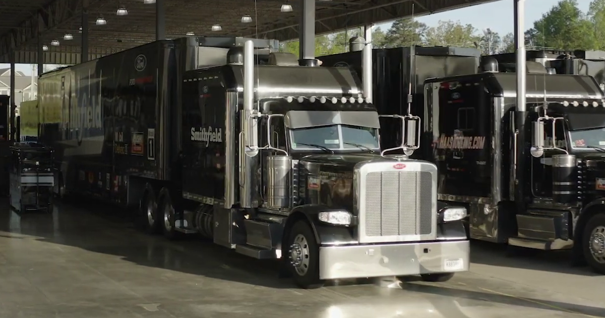 Trackside Pass: Stewart-Haas Racing - Mobil Delvac™